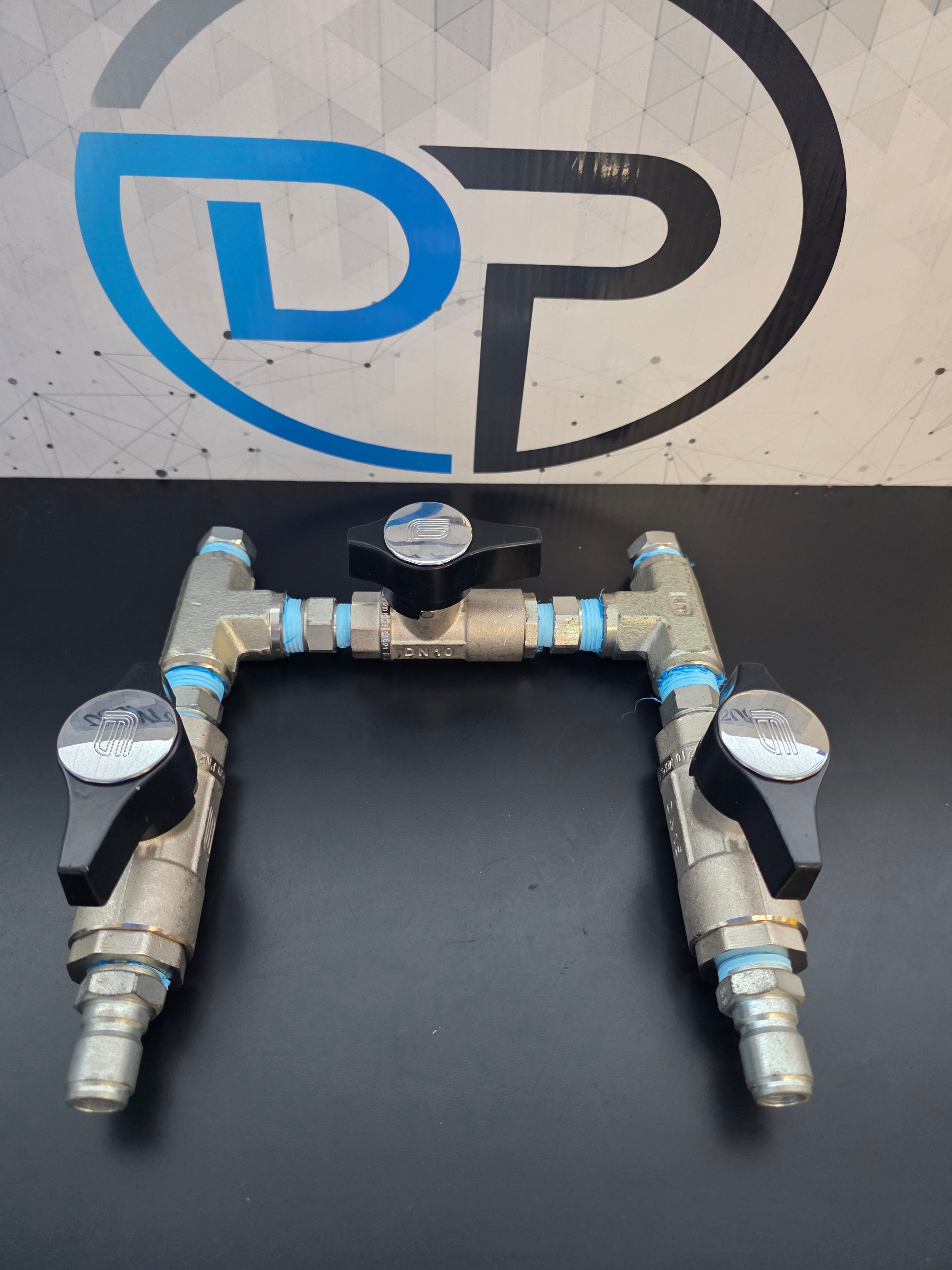 The Daytona Pressure 17+ Siamese Valve Kit